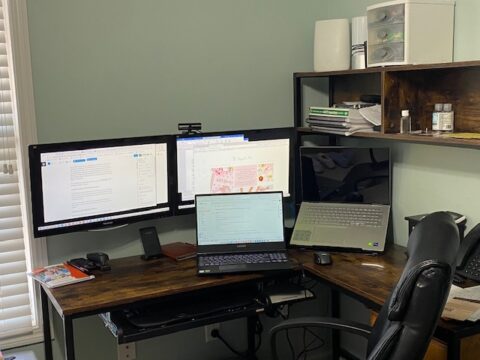 Working-from-home-in-a-small-space